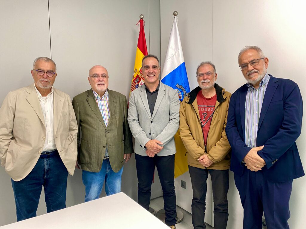 El comisionado del REF y la Asociación de la Prensa de Tenerife ...